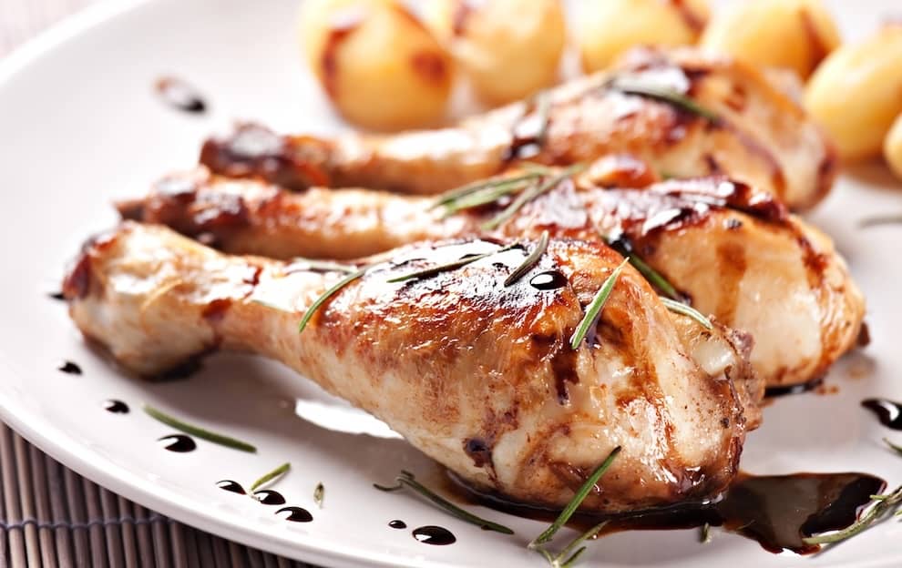 Fusi di pollo al forno con glassa di aceto balsamico - Ricette in 30 minuti
